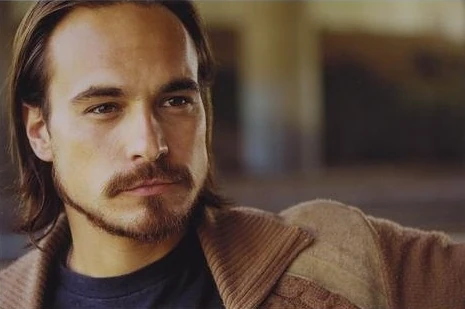 That picture of Hugh Jackman looks EXACTLY like Punk in the background ...